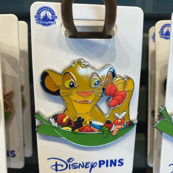 Disney | Accessories | 223 Disney Parks The Lion King Simba Bug Freed ...